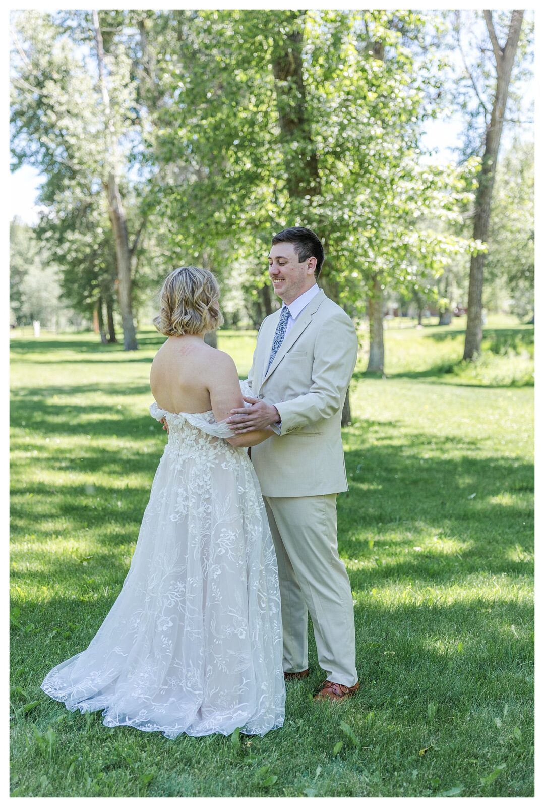 Gallatin Gateway: Bridal Veil Wedding | kellyvandykephotography.com